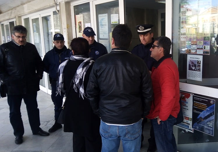 Με αίμα και ξύλο υπογράφουν άδεια για τον ΧΥΤΥ Λευκιμμης χωρίς να ...