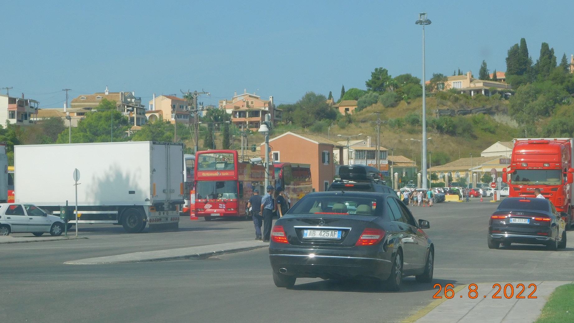 Συγκάλυψη παρανομιών απο τα Κόκκινα Λεωφορεία απο Λιμενάρχη Κέρκυρας ...